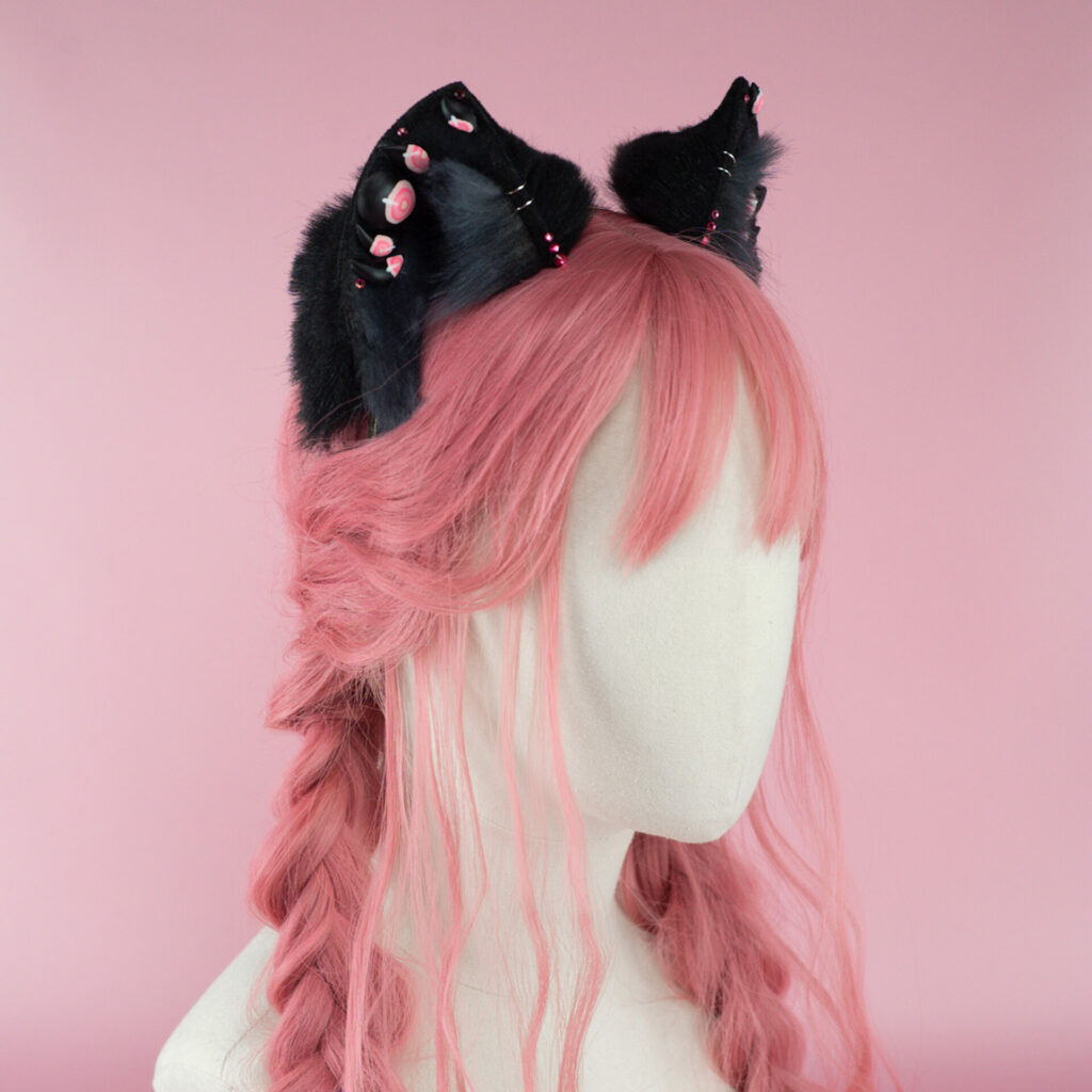 Pink Eyes Cat - Moruhiko